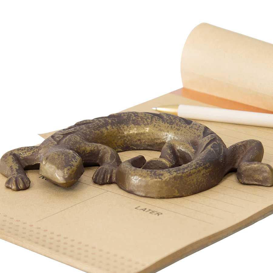 Willow & Silk Metallic 17cm Curled Up Gecko Paperweight/Office Ornament ...